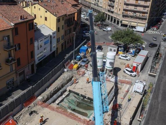 Bologna - 16.7.2024 - In via Riva Reno il canale riaffiora dopo 70 anni ...